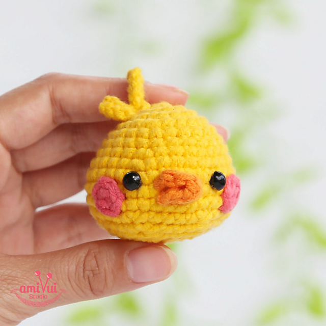 Ravelry: Tiny Amigurumi Chicken pattern by Ami Ami