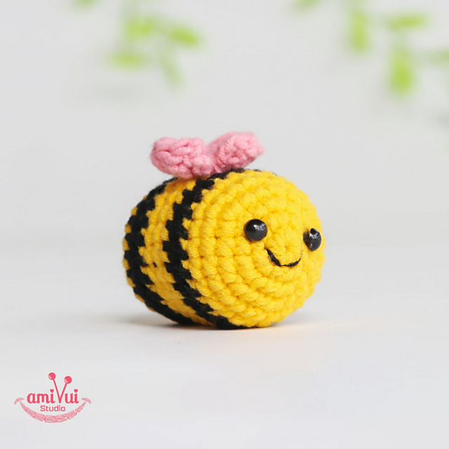 Ravelry: Tiny Amigurumi Bee pattern by Ami Ami