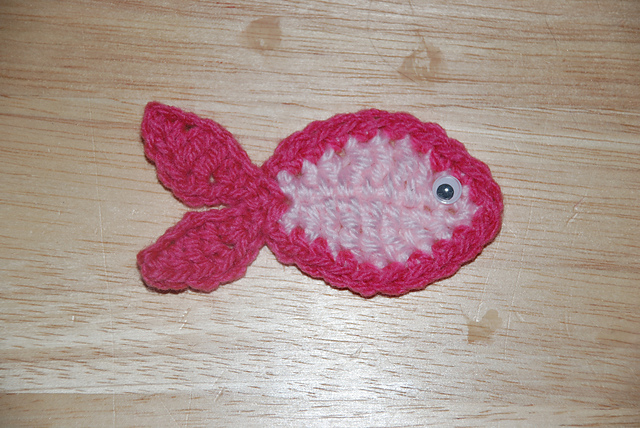 Ravelry: Fish Applique pattern by Amy Lehman