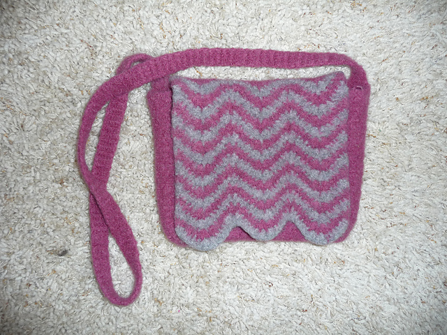 Ravelry: February Chevron Bag pattern by Suzetta Williams