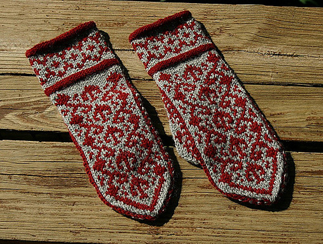 Ravelry: Nordhav Mittens pattern by Nordic Fiber Arts