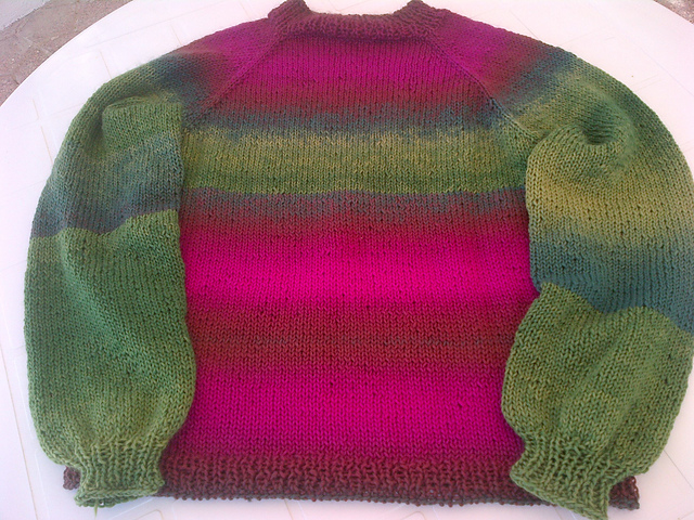 Ravelry: tejer sweater top down pattern by Alba Cabrera