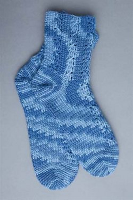 Ravelry: Tip-Toe Trellis Socks pattern by Anastasia Popova