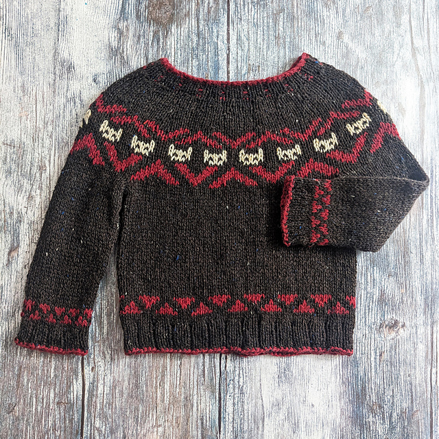 Ravelry: White Cats in the Black Lodge pattern by Marna Gilligan