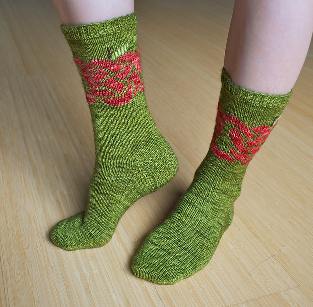 Ravelry: Eple pattern by Andrea Rangel