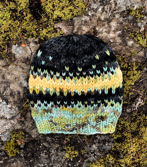 Ravelry: Wee Bee Lite Beanie pattern by Angela Durr