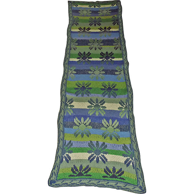 Ravelry: Scarf with Greek Flowers pattern by Ane-Karin Pedersen