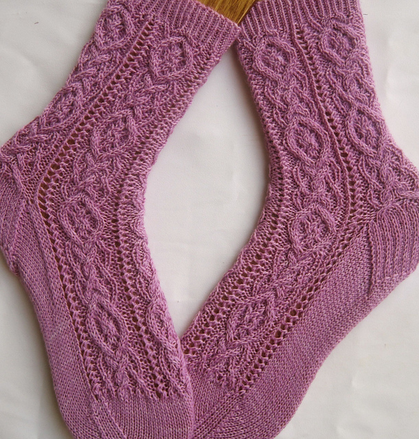 Ravelry: Jasper Cabled Socks pattern by Linda Lehman