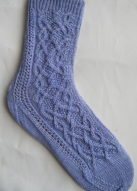 Ravelry: Kelona Cabled Socks pattern by Linda Lehman