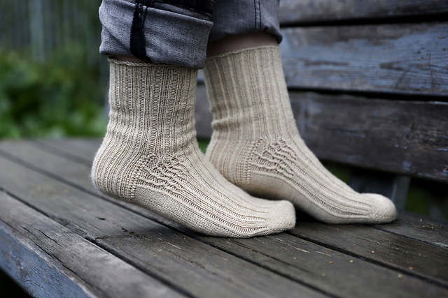 Ravelry: Sunday Reel pattern by Anna Johanna