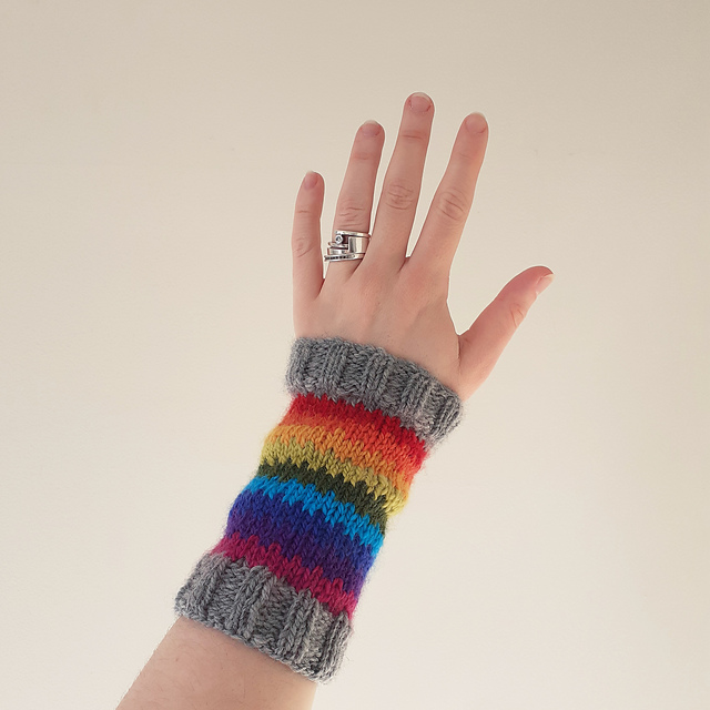 Ravelry: The Freedom Collection: Mitts pattern by Anna Stephenson