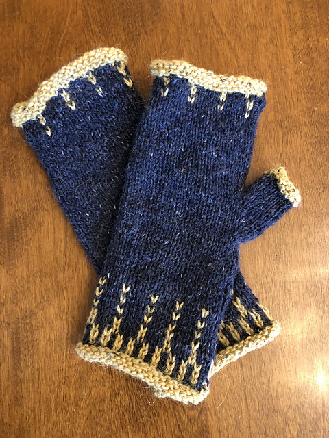Ravelry: Starfall Fingerless Mitts pattern by Anne Aycock