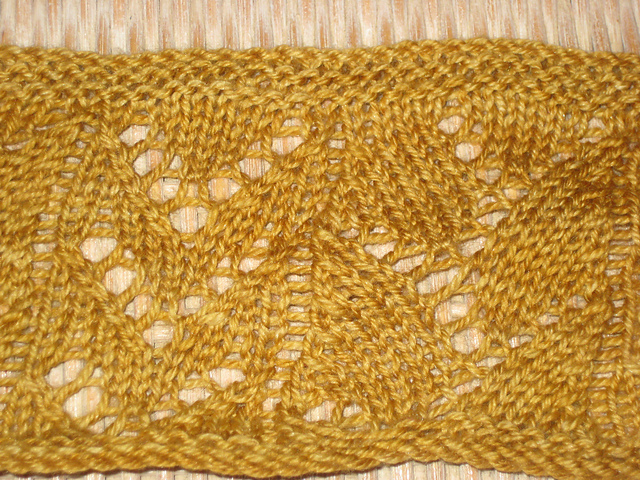 Ravelry: Viney Cowl pattern by Anne Robinson