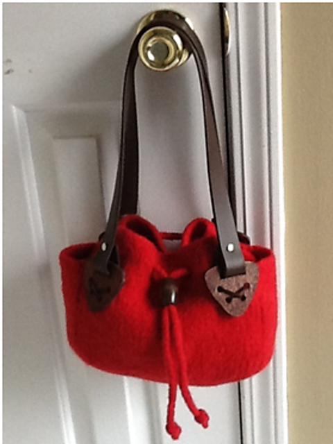 Ravelry: Joey Pouch Felted Bag pattern by Ann Culpepper