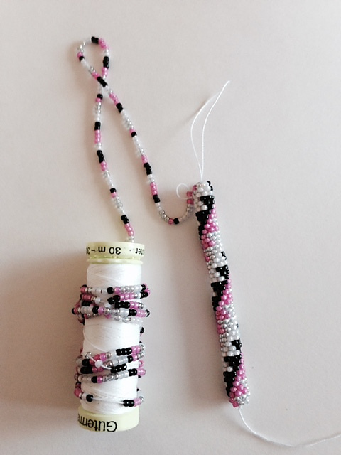 Ravelry: Four-color Sawtooth pattern by Susan Goldstine and Ellie Baker