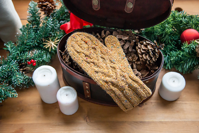 Ravelry: Alaska mittens pattern by Anna Zhuravleva
