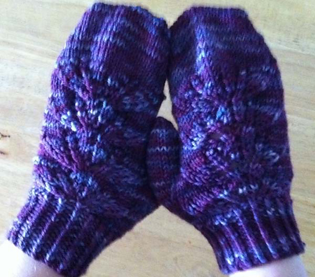 Ravelry: Lotus Mittens pattern by Wendy Woodhead