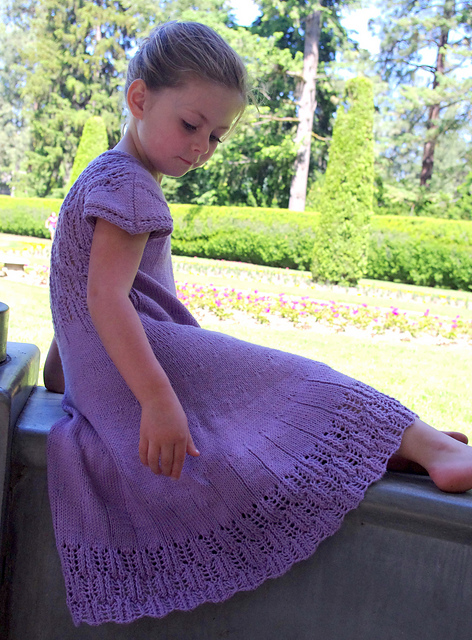 Ravelry: Pinnate pattern by Meghan Jones