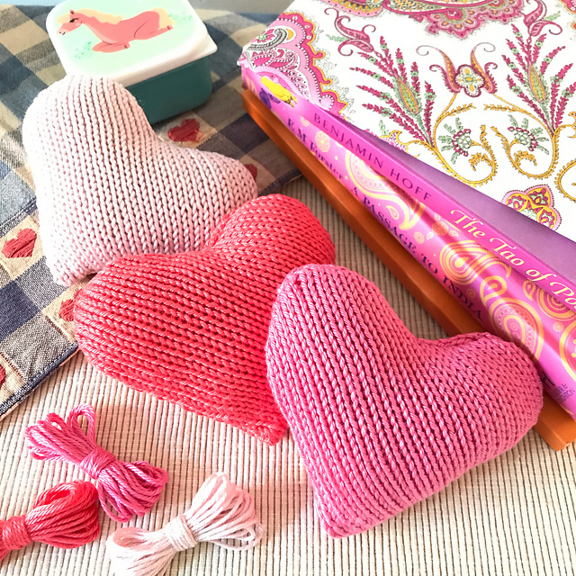 Ravelry: Love Heart pattern by AppleandAcorn