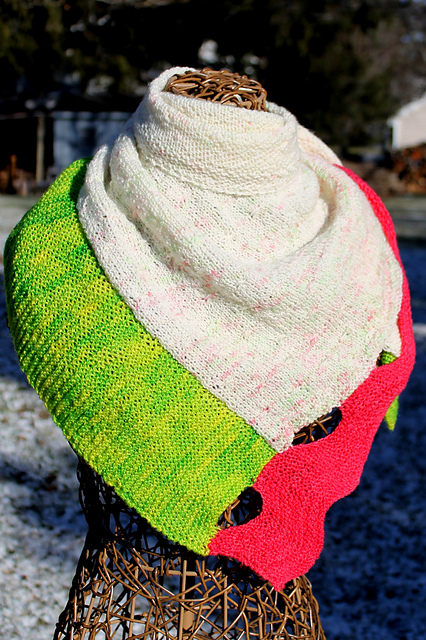 Ravelry: Specktacular Shawl pattern by Liz Capik