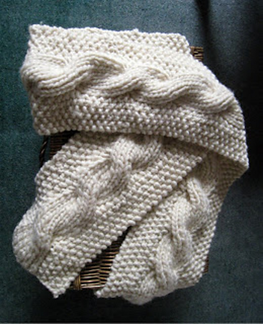 Ravelry: Snuggly Reversible Cable Scarf pattern by RosMadeMe