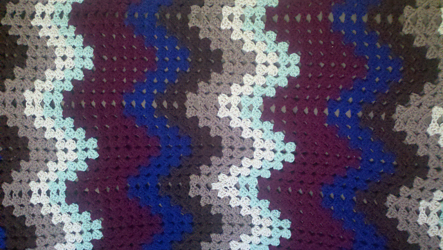 Ravelry: Shell Stitch Ripple Afghan pattern by arhoglen
