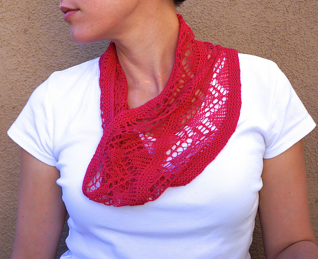 Ravelry: Light as Air Cowl pattern by Ariane Gallizzi