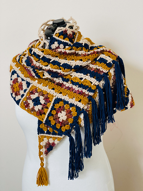 Ravelry: Granny Boho Shawl pattern by Ariane Gallizzi