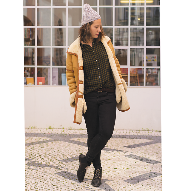 Ravelry: ERIN cable beanie pattern by Armelle Kubie