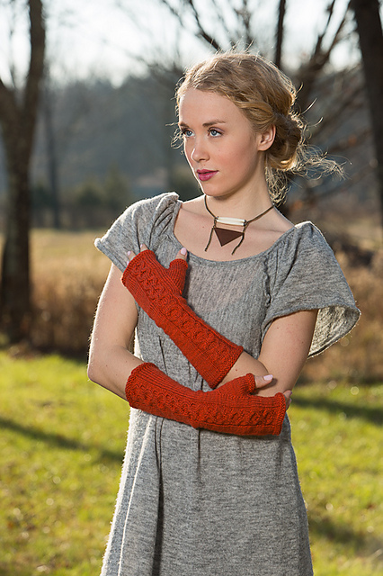 Ravelry: Tabasco Mitts pattern by Heather Dixon