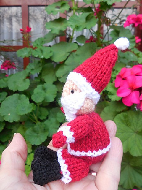 Ravelry: aromadry's MINI SANTA