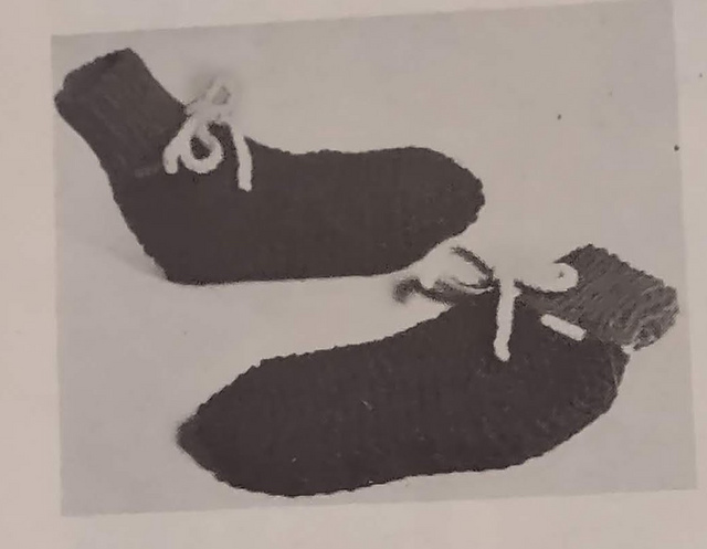 Ravelry: Santa Socks pattern by Workbasket Magazine