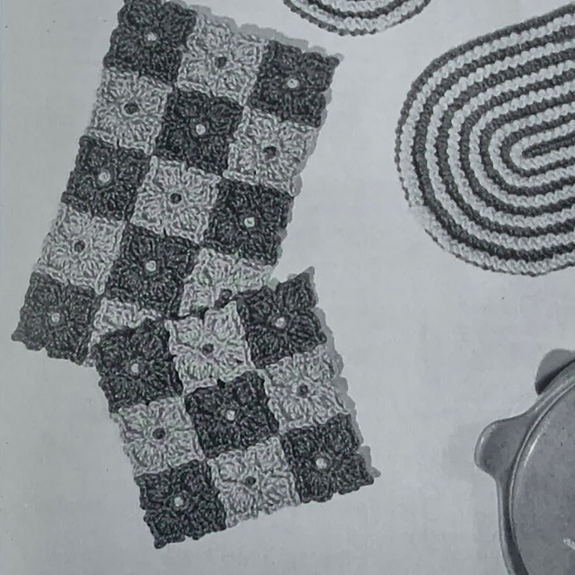 Ravelry: Flower Motif Hot Dish Mats pattern by Lily Mills Company
