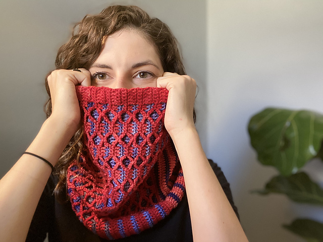 Ravelry: Gemelli Cowl pattern by Graphic Knits - Hailey Hodge