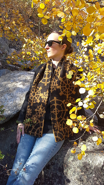 Ravelry: Steampunk Gears Scarf and Cowl pattern by Tania Richter