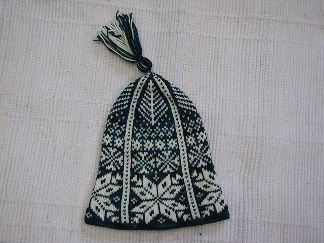 Ravelry: Tomten Hat Snowflake design pattern by Cascade Yarns® Design Team