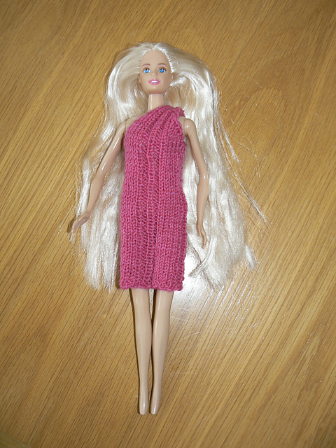 Ravelry: #0011 Pink Dress pattern by stickatillbarbie.se