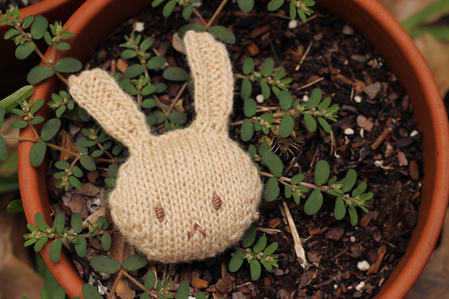 Ravelry: Bunny Hexipuff! pattern by ashleybah
