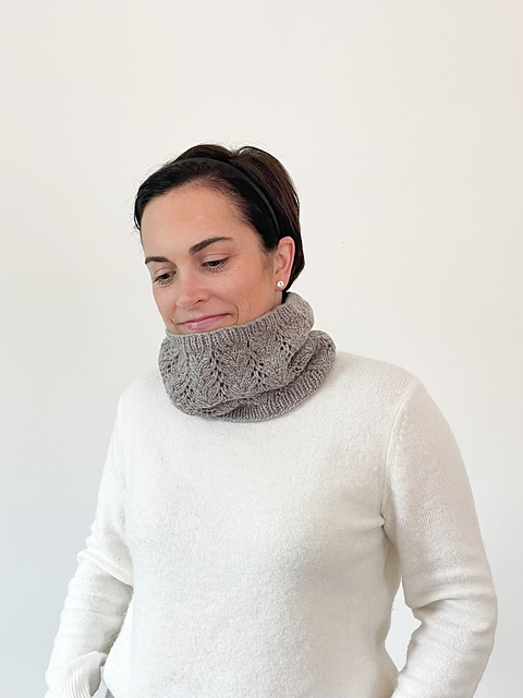 Ravelry: All the Vines Worsted Cowl pattern by Ashley Lillis