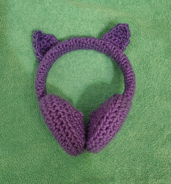 Ravelry: Cat Ear Ear Muffs pattern by Verde and The Finch
