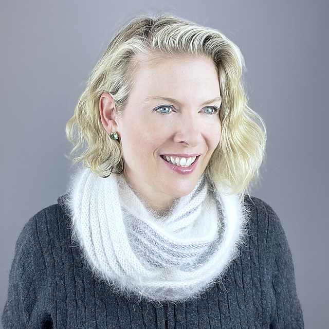 Ravelry: Angora Horizontal Ribbed Cowl (#316) pattern by Atelier Yarns