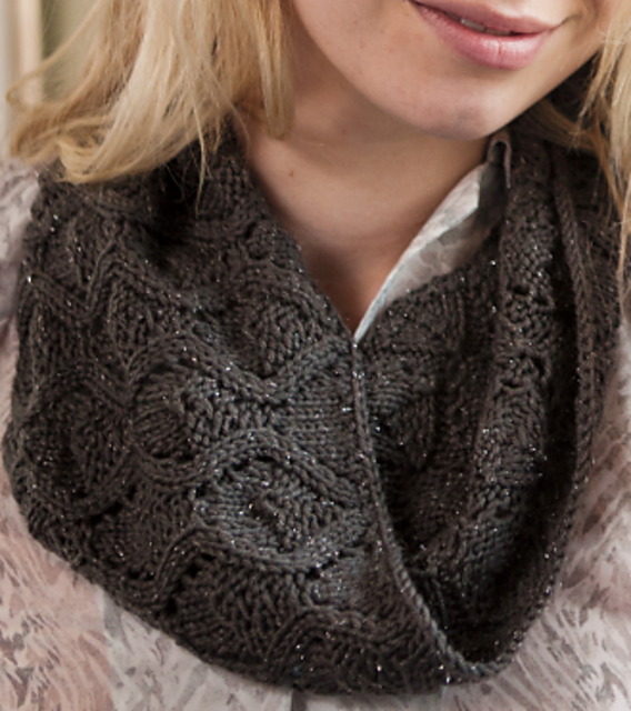 Ravelry: Everlasting Cowl pattern by Robin Allen
