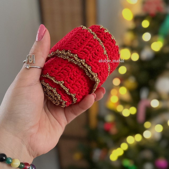 Ravelry: Croissant Scarf pattern by atolye_masal