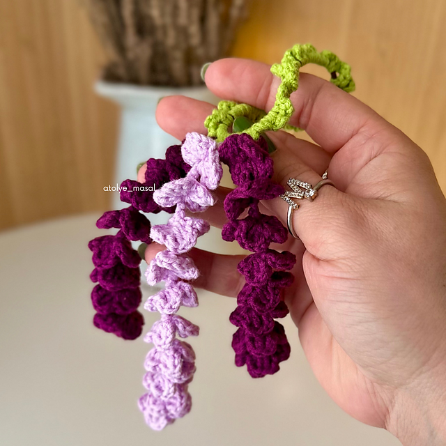 Ravelry: Convertible Lavender Scrunchie pattern by atolye_masal