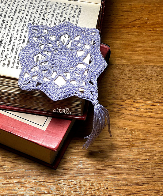 Ravelry: Square Corner Bookmark pattern by Wendy Lanzas
