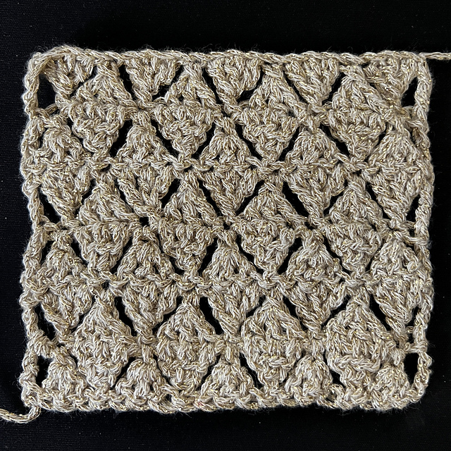 Ravelry: Floating Diamond Stitch pattern by Atty van Norel