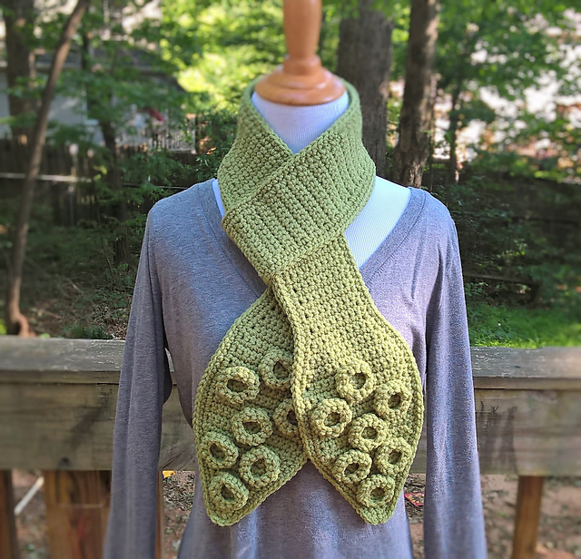 Ravelry: Octopus Tentacle Scarf pattern by Andrea Farris
