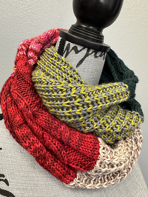 Ravelry: Double Dog Dare You Cowl pattern by Baah Yarn