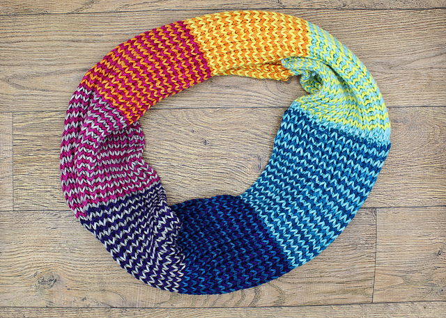 Ravelry: Strata Cowl pattern by Baah Yarn
