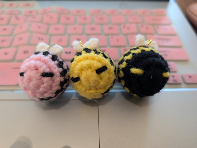 Ravelry: Bee-16 pattern by balancebread